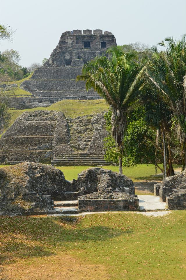 Voices of the Maya: An Anthropological Discovery of the Past (movie, 2015)