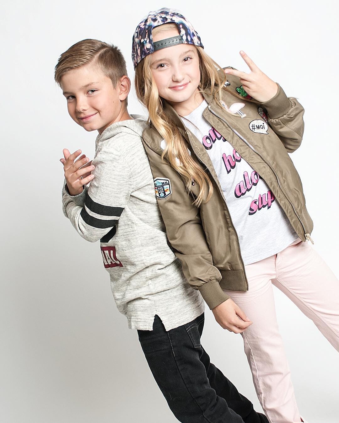 Giggles Talk (series, 2017 – ...)