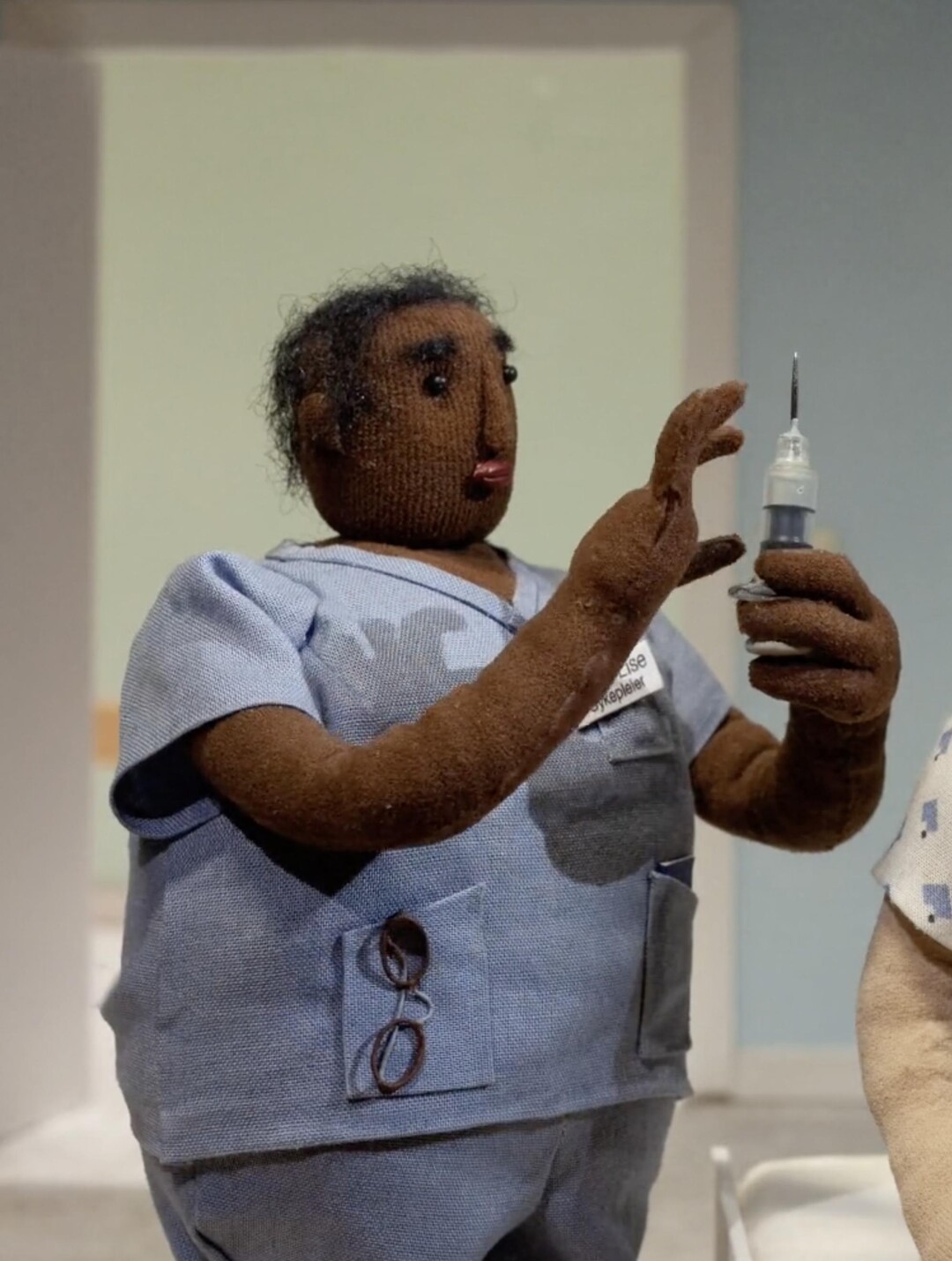 Cast - Help! We Have a Blind Patient